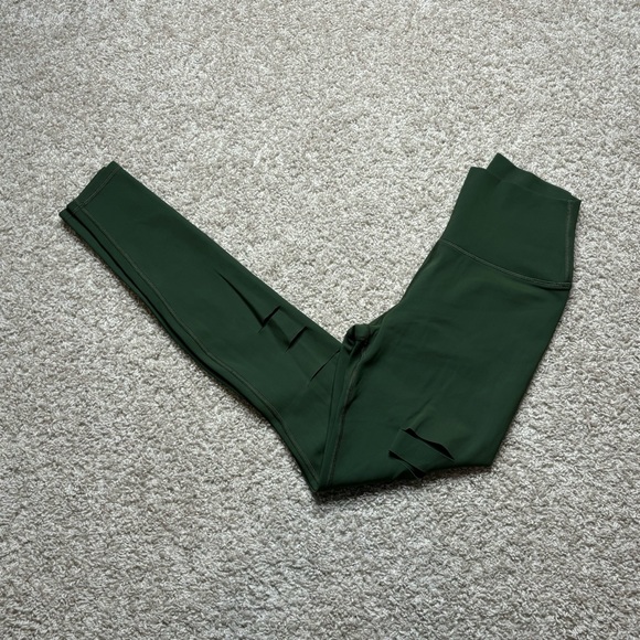 ALO Yoga | Pants & Jumpsuits | Alo Yoga Ripped Warrior Leggings | Poshmark